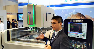 CHMER dévoile une nouvelle machine EDM bien positionnée pour l'usine ...